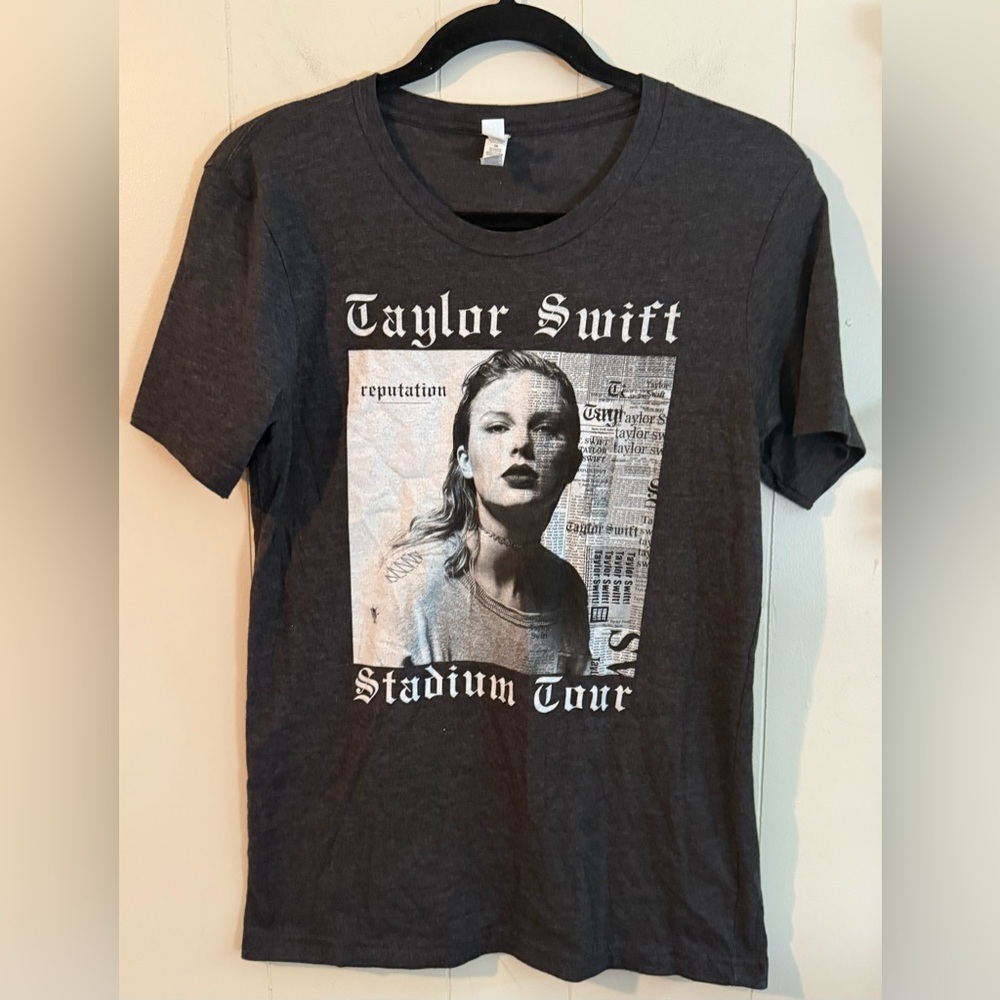 Taylor Swift Reputation Stadium Tour Tee T-Shirt S - Gem